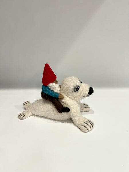 Harp seal with gnome rider – Going Gnome